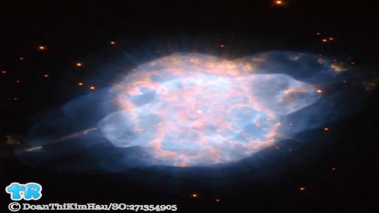 Hubble: Space Telescope Snaps Mysterious Eye-Like Glowing Nebula | Gift ...