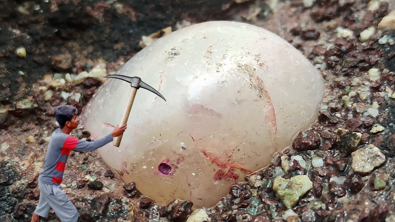 Finding gems ! gems and rare diamonds when digging on private mining ...