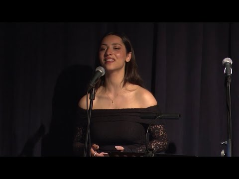 Sorma Bana Nafile Neler Düşündüğümü - Ezgi Eyüboğlu
