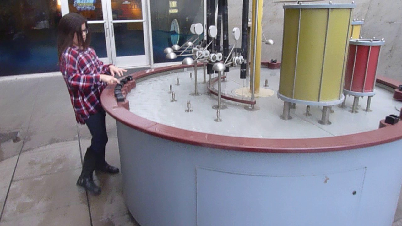 Jasmine at AZ Science Center water area - YouTube