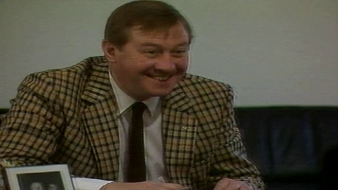 Ralph Inbar's Bananasplit De naakte secretaresse - YouTube