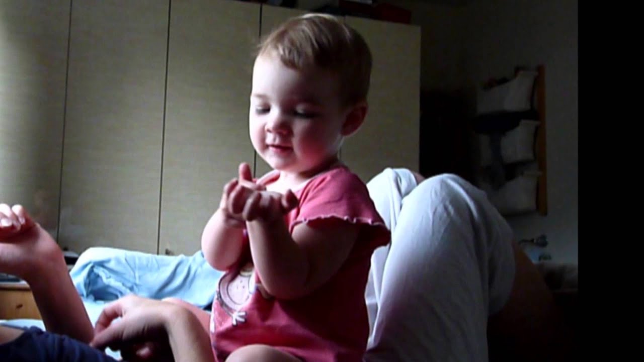 Baby signing - fingerspelling alphabet in British Sign Language - YouTube