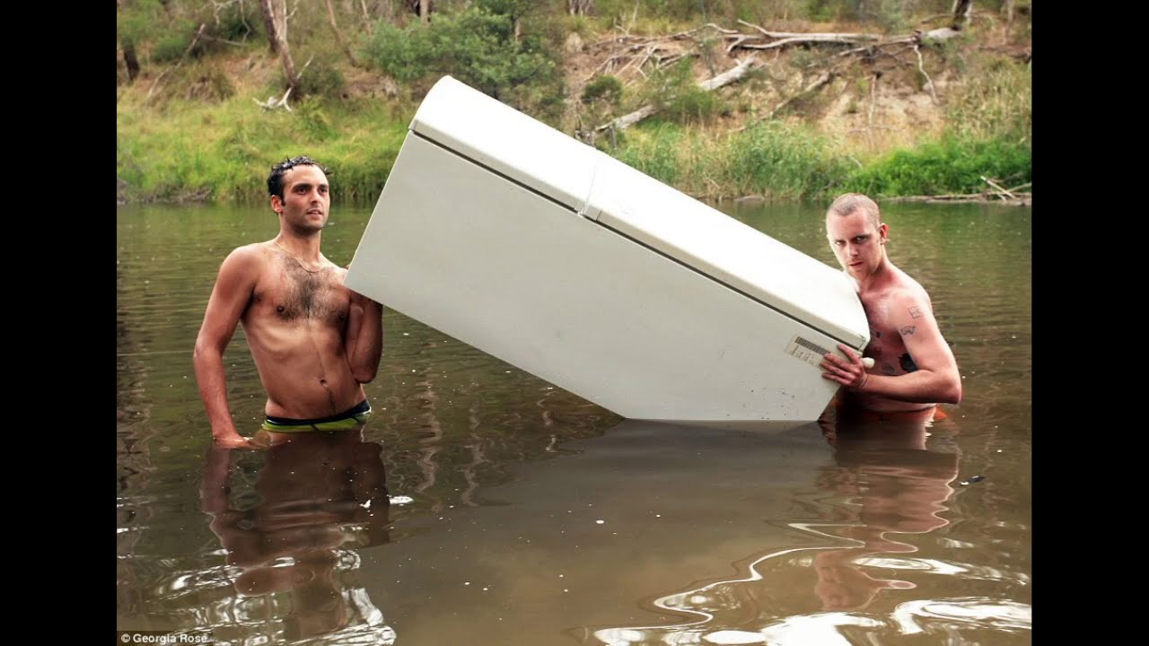 Melbourne's 'Friendly Moving Men' strip off for calendar - YouTube