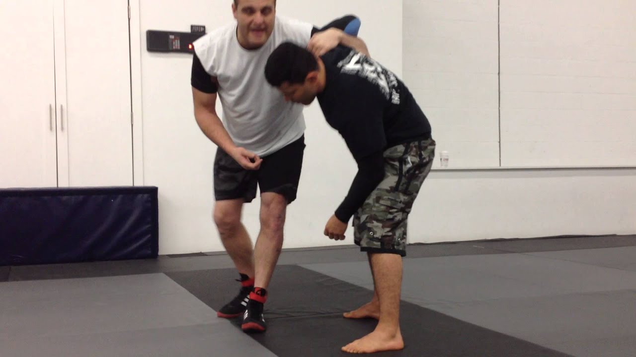 Pop Single Leg Takedown From an Underhook - YouTube