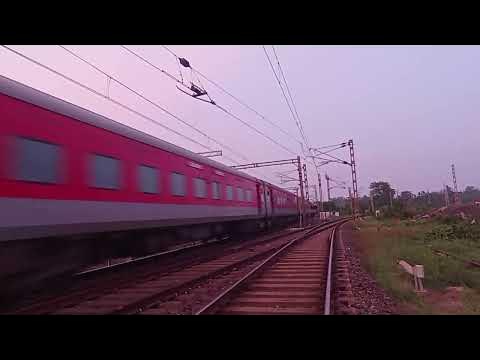 37334 src wap7 12663 howrah tiruchirapalli express - YouTube