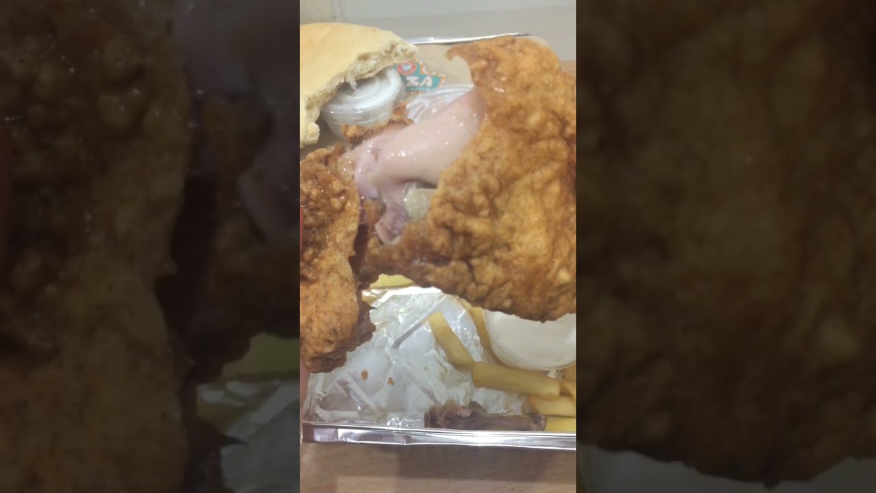 AL TAZAJ CRISPY BROASTED CHICKEN #shorts - YouTube