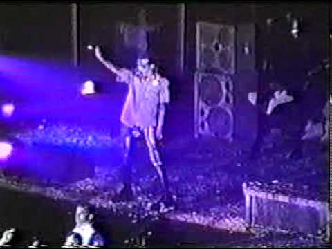 Mr.Manson Irresponsible Hate Anthem (Vancouver, USA 02.03.1999) - YouTube