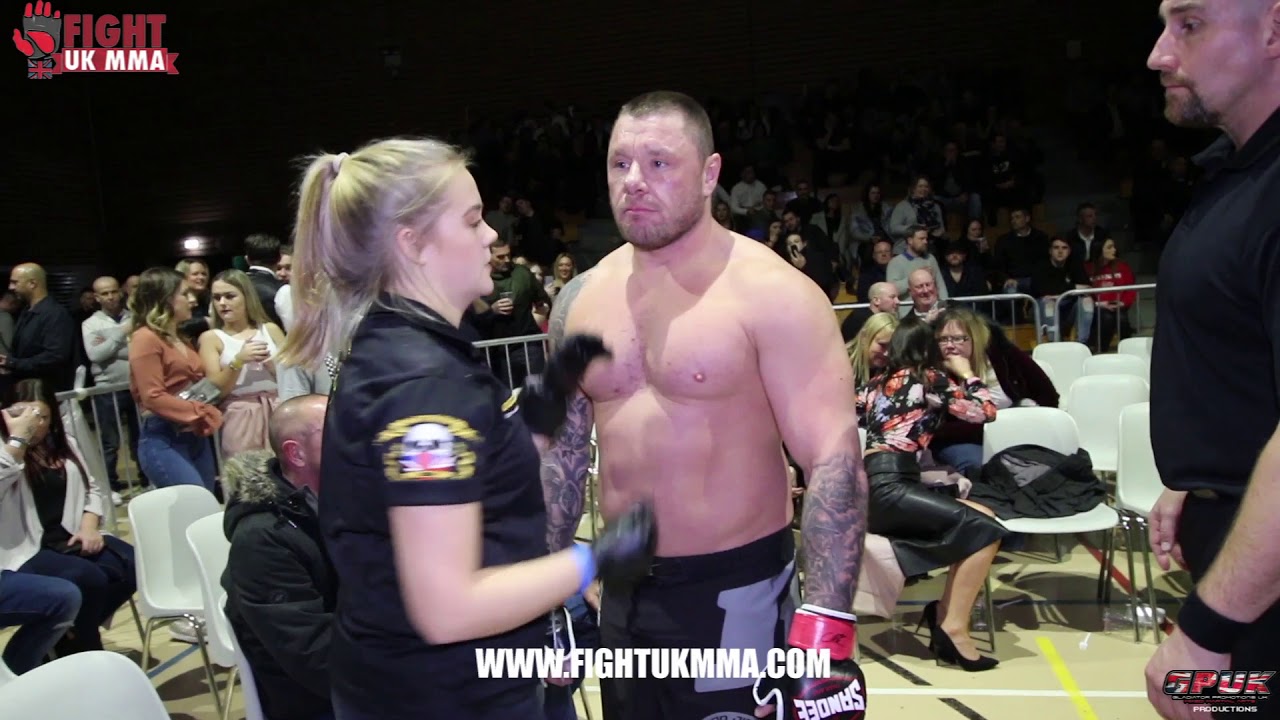 CARL PARKER V JOFFIE KINGSLEY FIGHT UK MMA - YouTube