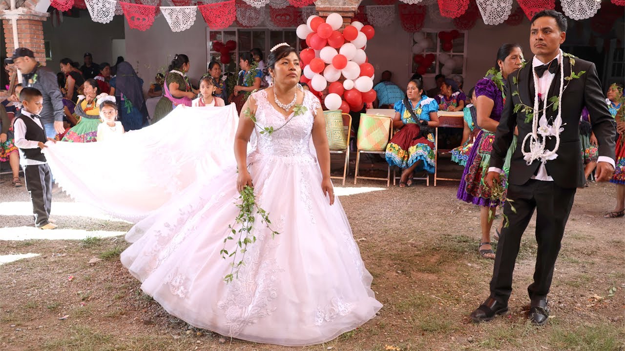 Hermosa Boda Tradicional en un pueblo de oaxaca - YouTube