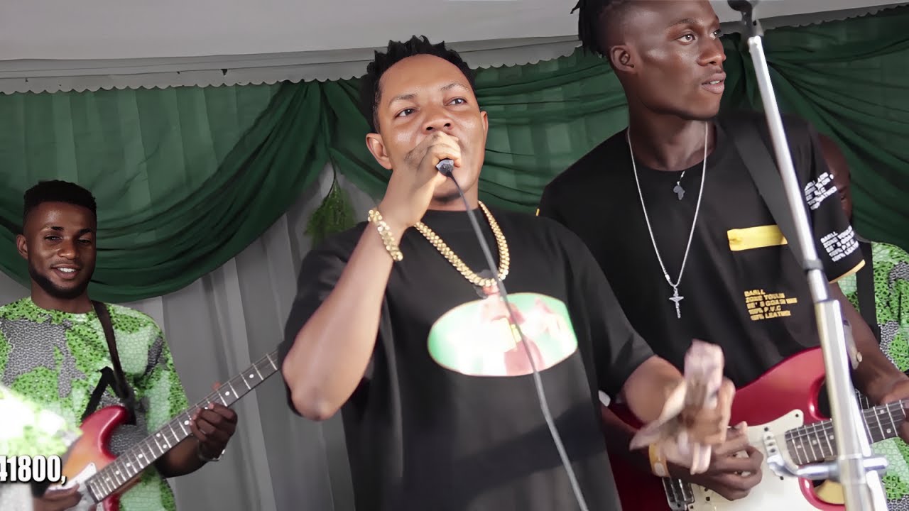 De Onigho at Akwesi Charles Live on Stage || Edo Music - YouTube