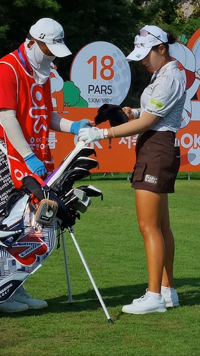 클럽도 알아서 척척! 박현경 18홀 티샷 #박현경 #골프 #klpga #스윙 #OK저축은행 읏맨오픈 #클럽72 - YouTube