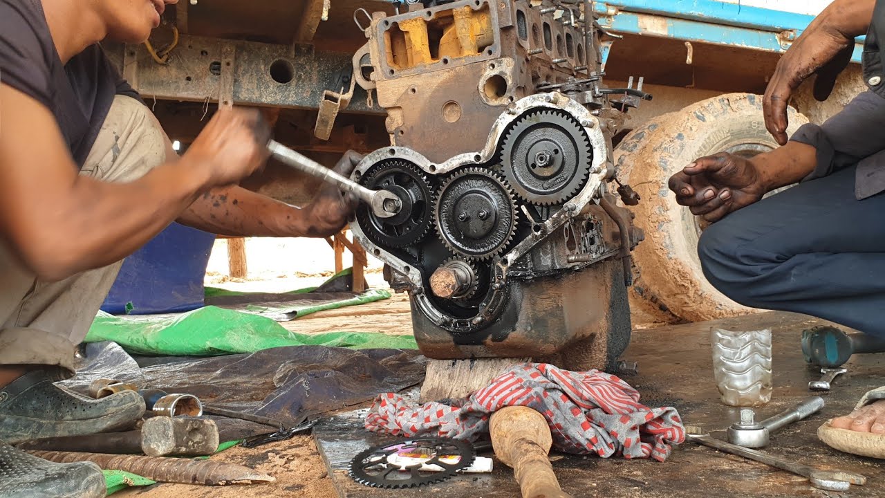 Overhaul the entire car engine to break it down into parts. - YouTube