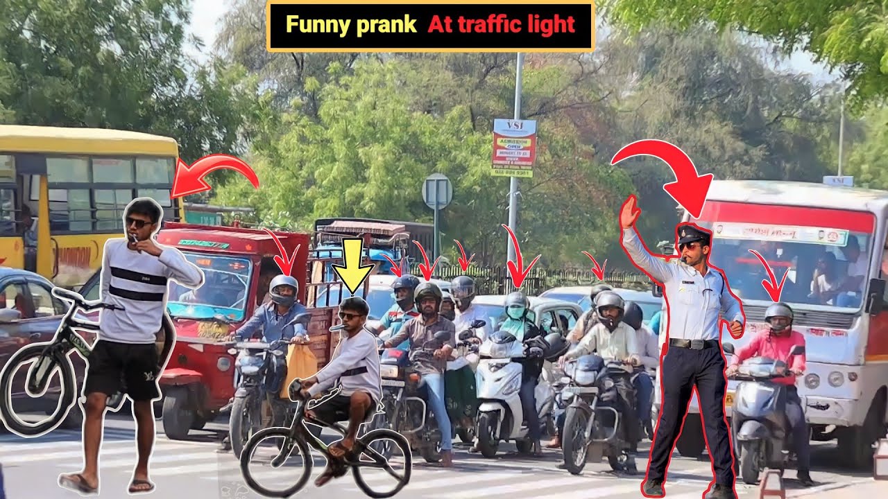 Funny prank at traffic light || Prank video || Funny Prank - YouTube
