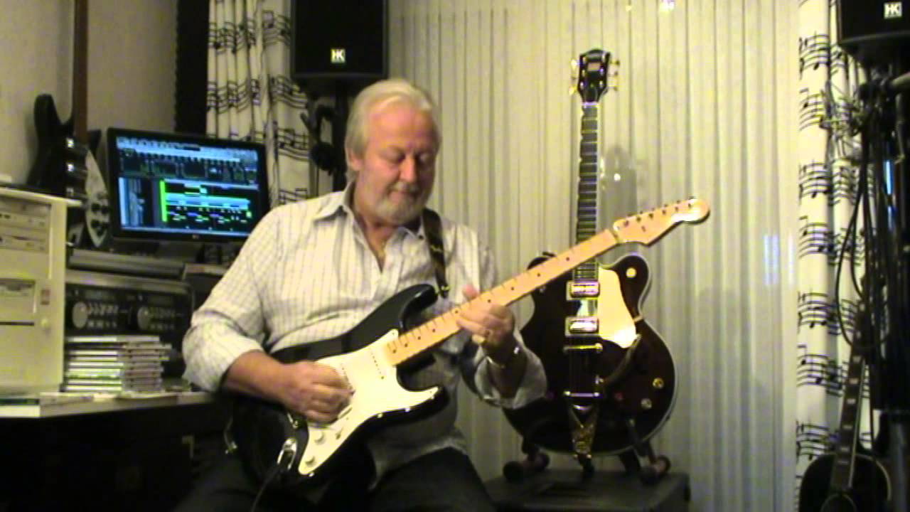 Don't Be Cruel - Elvis Presley (played on guitar by Eric) - YouTube