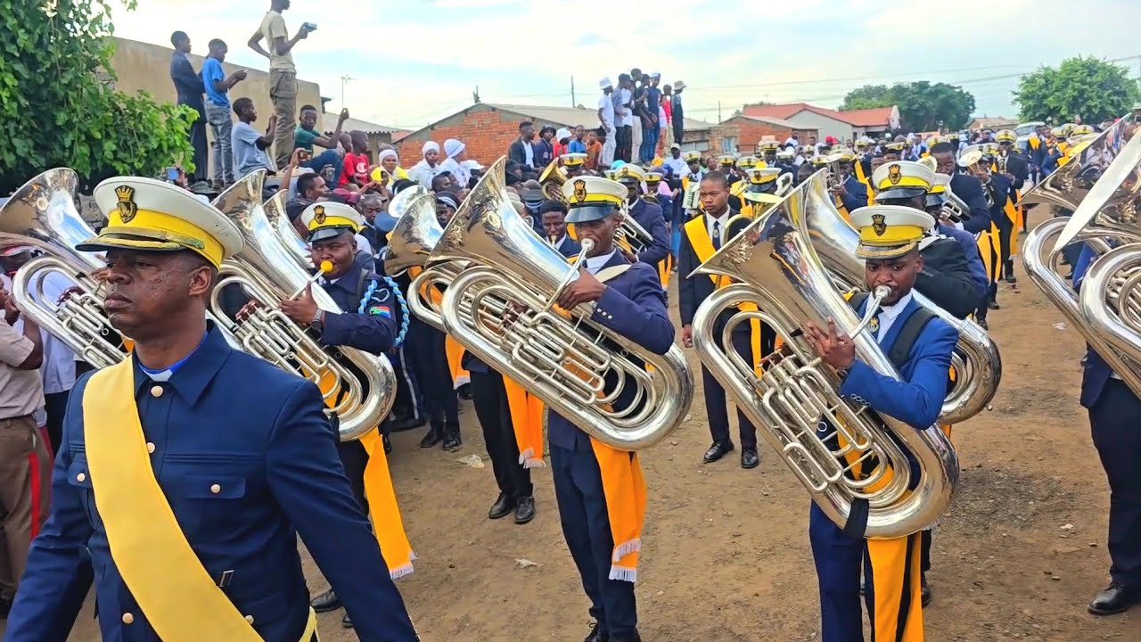 THINE OH LORD BY COG BRASS BAND @LERU 2025🇧🇷💛💙 - YouTube