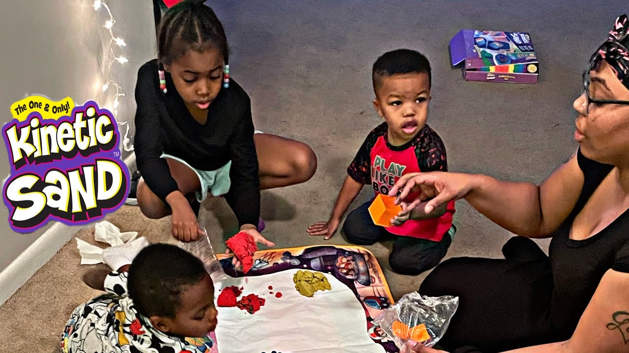 Fun day Playing with kinetic sand and baking a cake💕😊 - YouTube