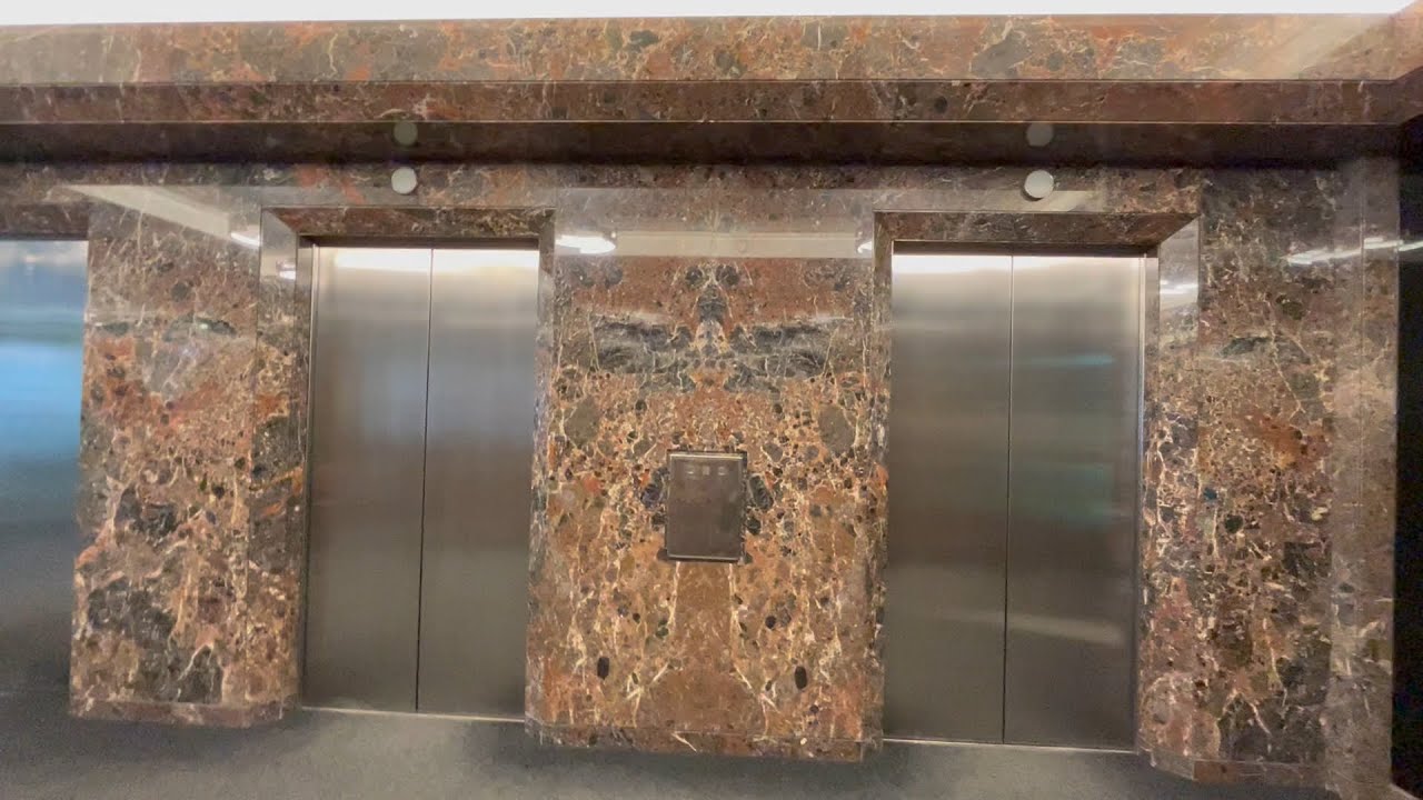 Vintage 1980s Elevators at a Midtown Toronto Office Complex 2/16/2023 ...