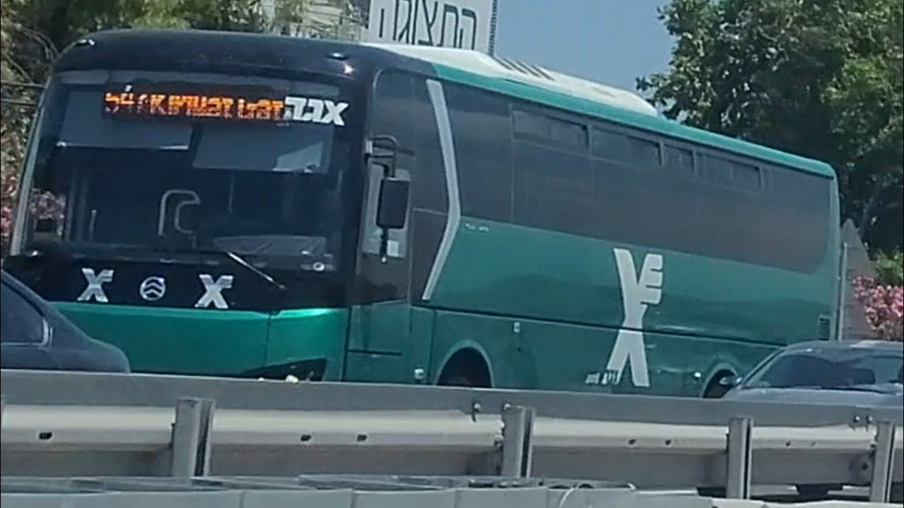 Golden Dragon XML6121J Triumph of Egged on Road 4 at Ad Halom ...