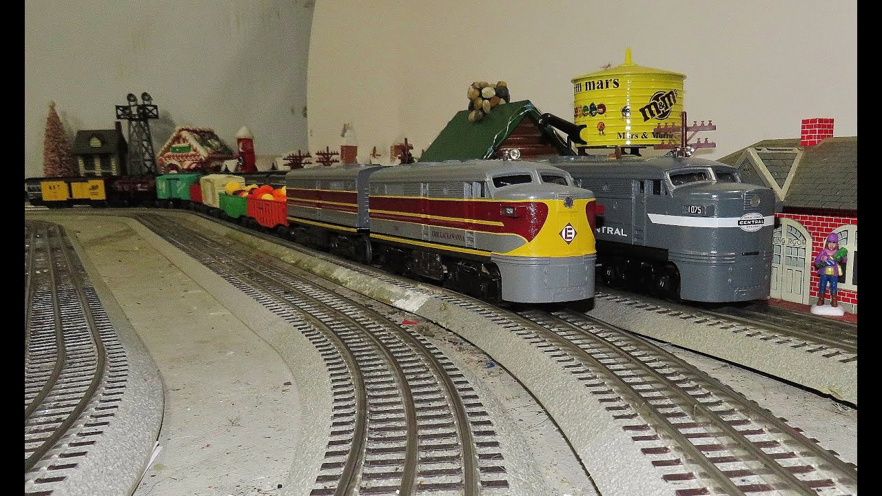 Lionel alco FA-2 AB in NYC cigar band livery & magne-traction - YouTube