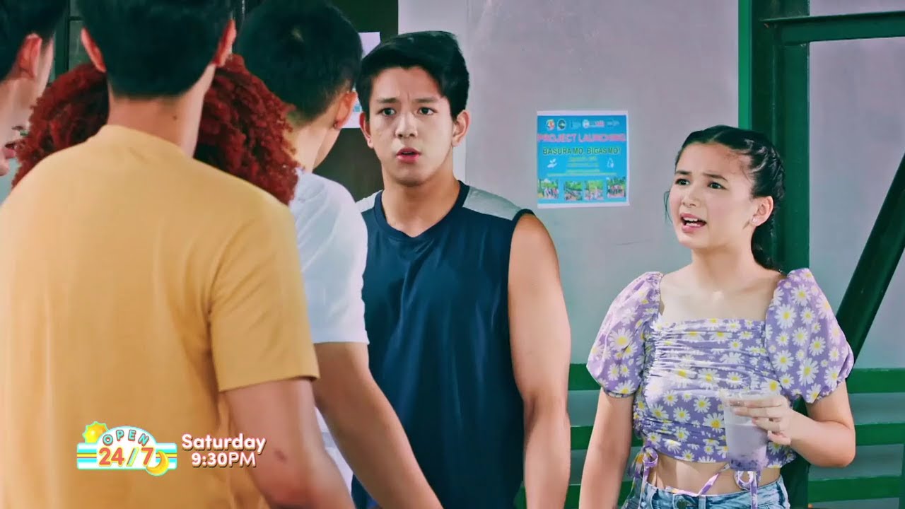 Open 24/7: Kitty meets her Prince? - YouTube