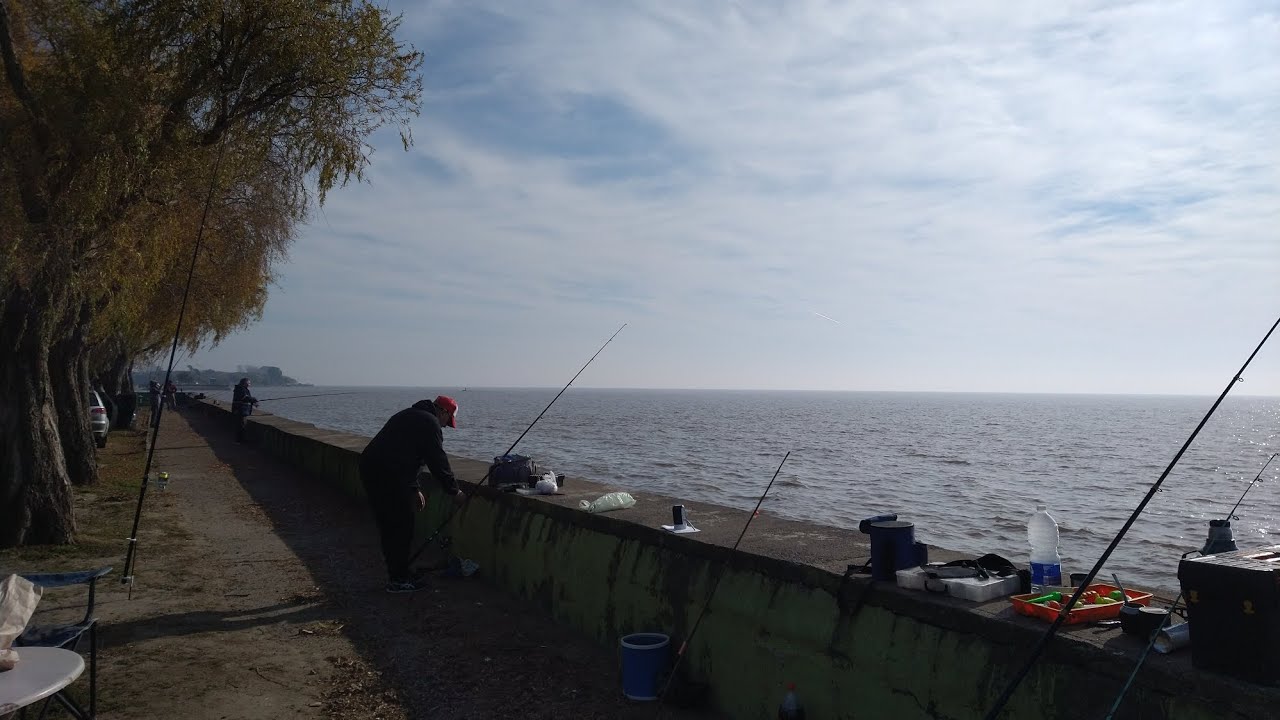 Pesca de pejerrey en punta Lara - YouTube