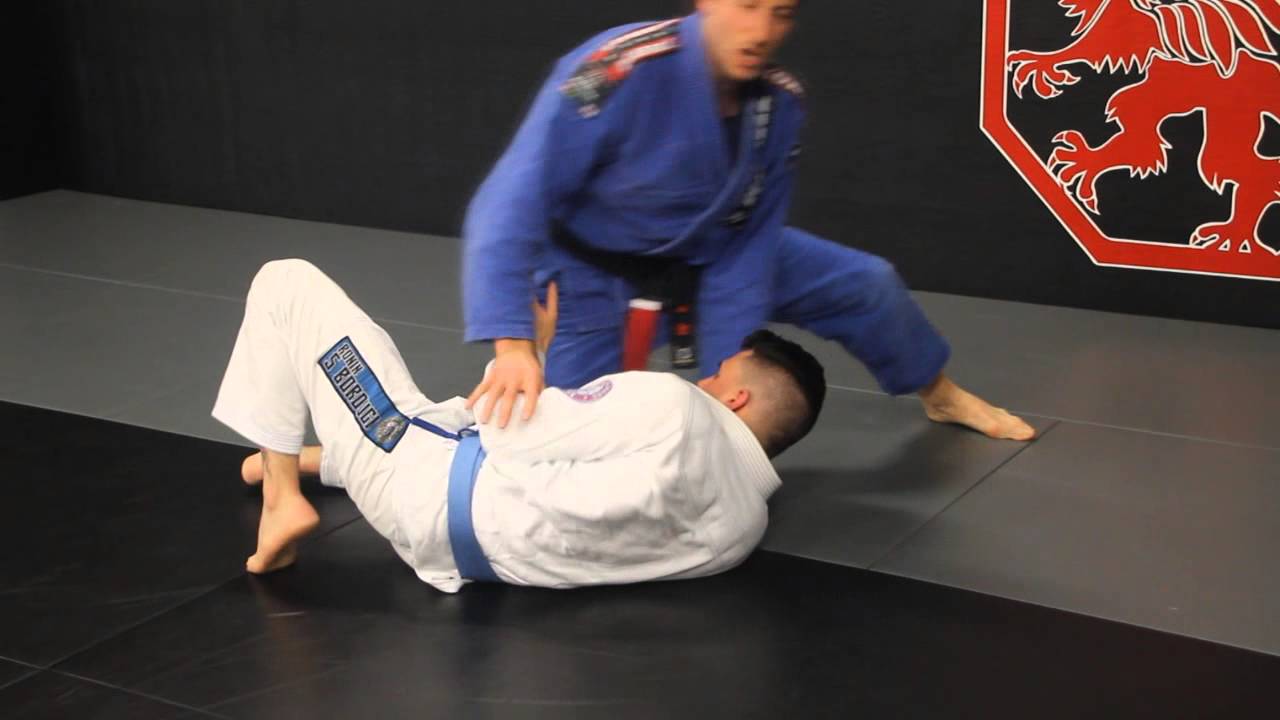 Defending The Underhook | BJJ techniques | MMA techniques - YouTube