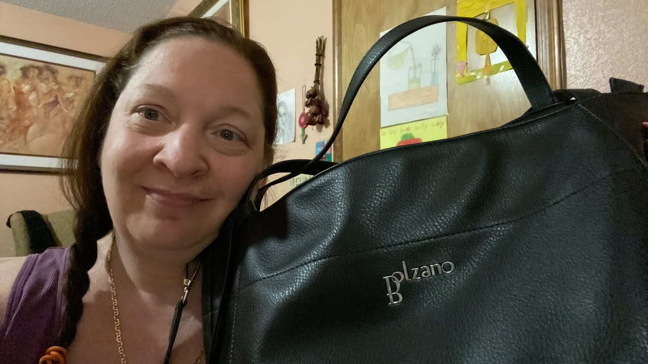 What’s in my bag challenge - YouTube