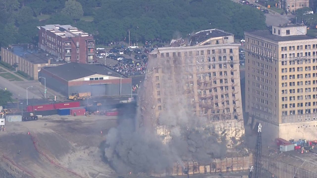 Historic Park Avenue Hotel imploded - YouTube