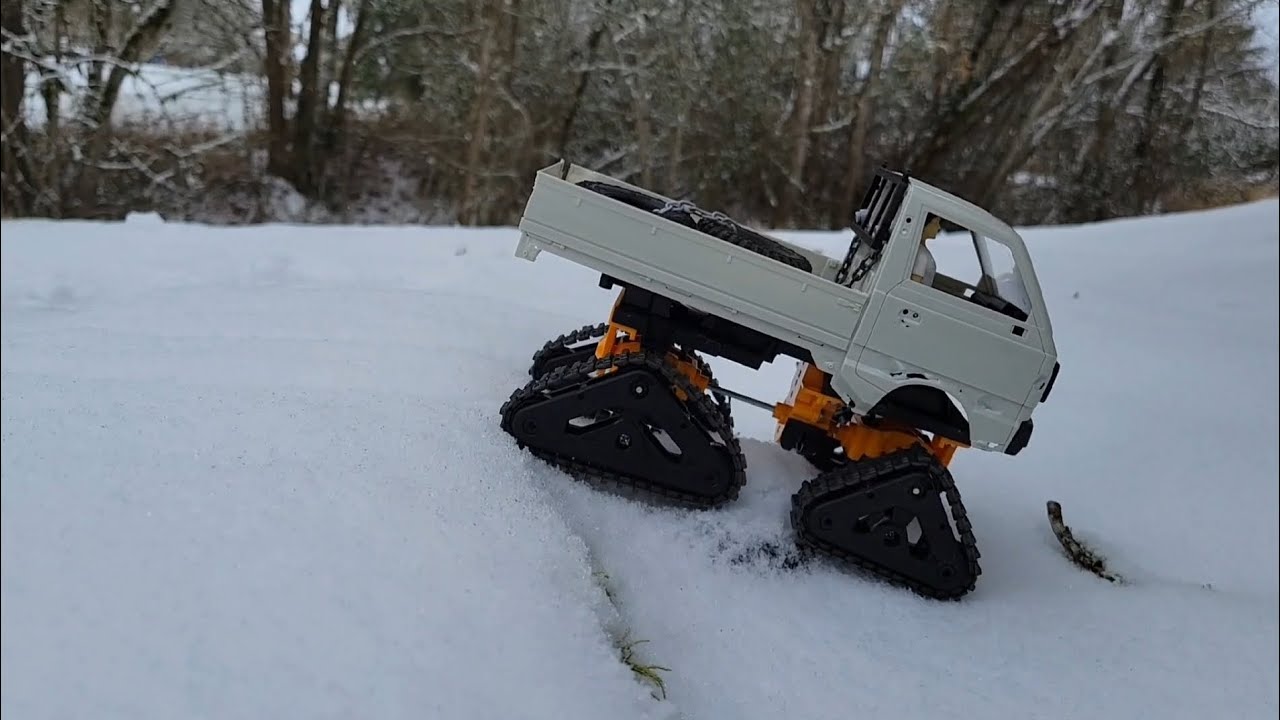 Tamiya 4-Track Crawler Suzuki Carry - YouTube