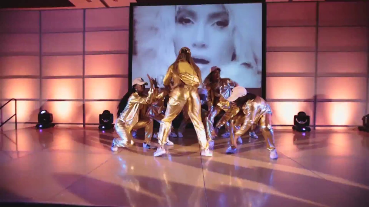 JLO performance Vmas - YouTube