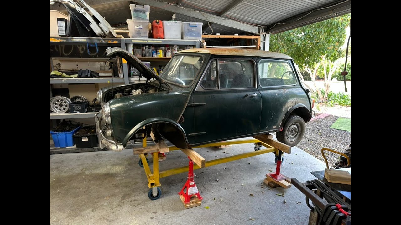 The Great MINI rebuild Pt1 - YouTube