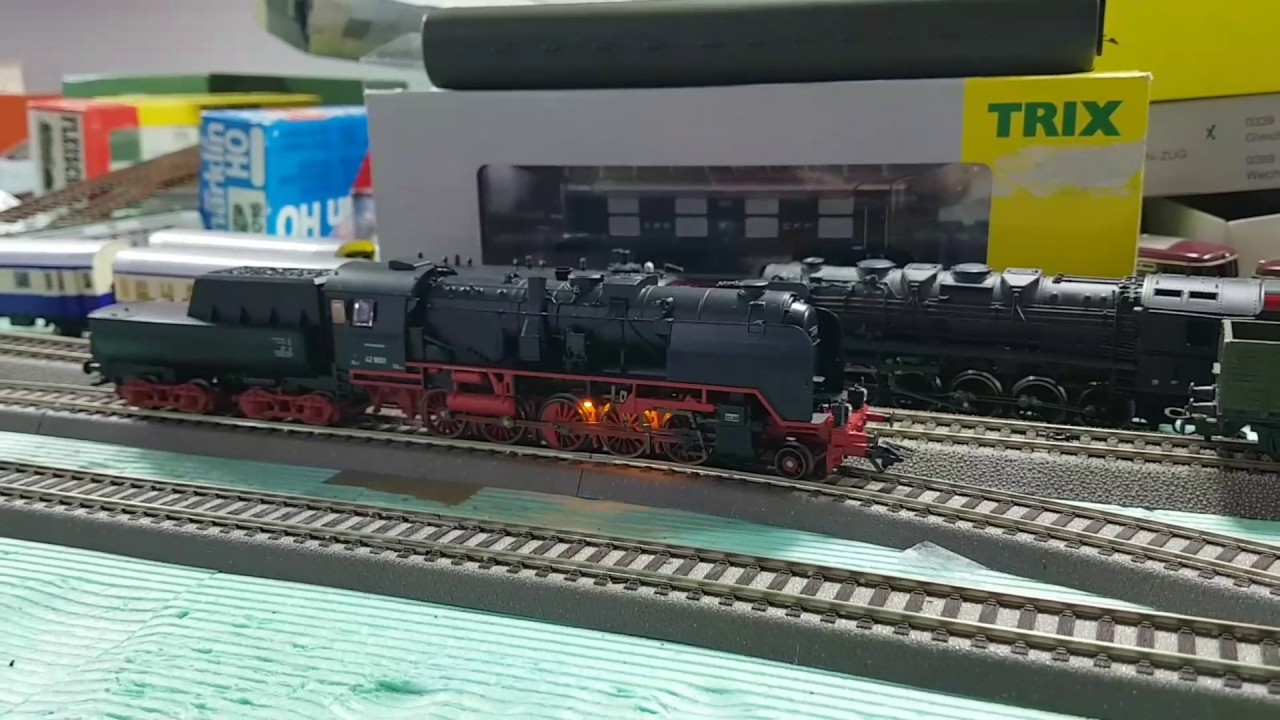 Trix BR 42 - YouTube