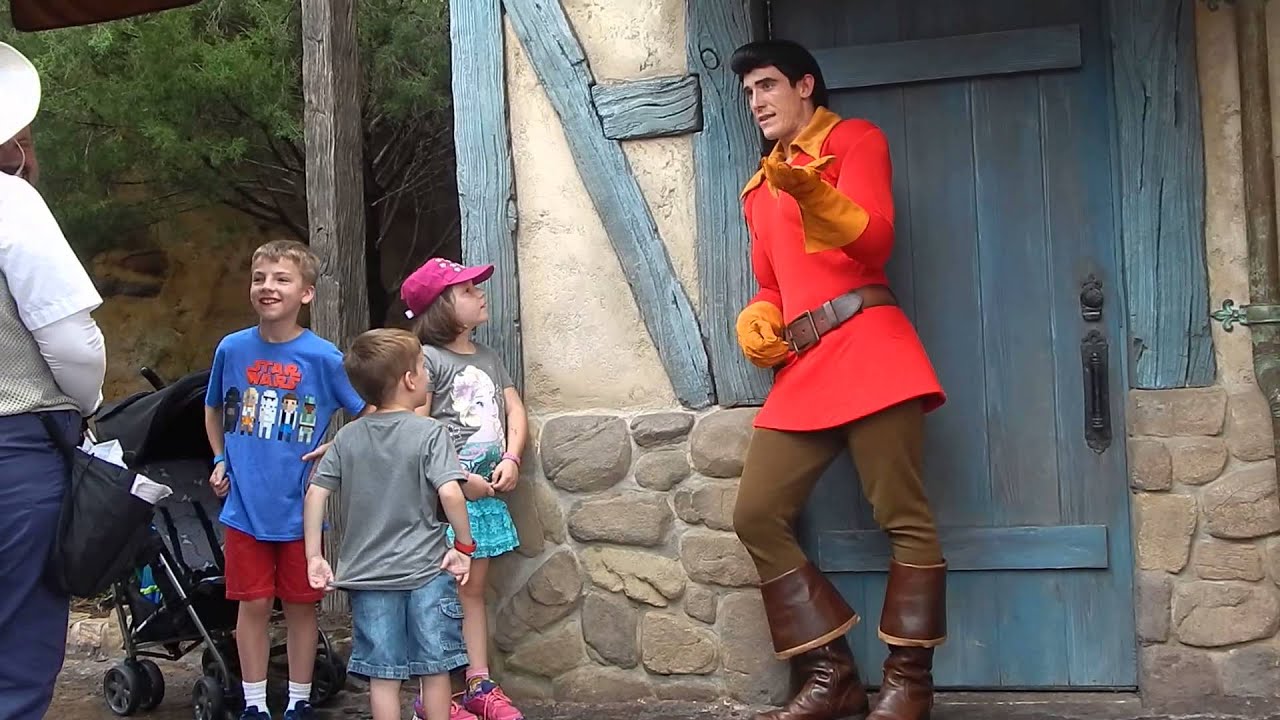 GASTON greets family before going in for the day Magic Kingdom Disney ...