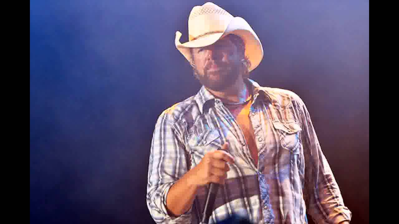 Stephen Colbert Inducts Toby Keith Into Songwriters Hall Of Fame Read ...