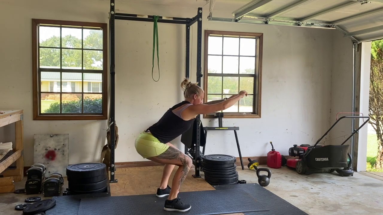 Air Squat w/ mini Pulse - YouTube
