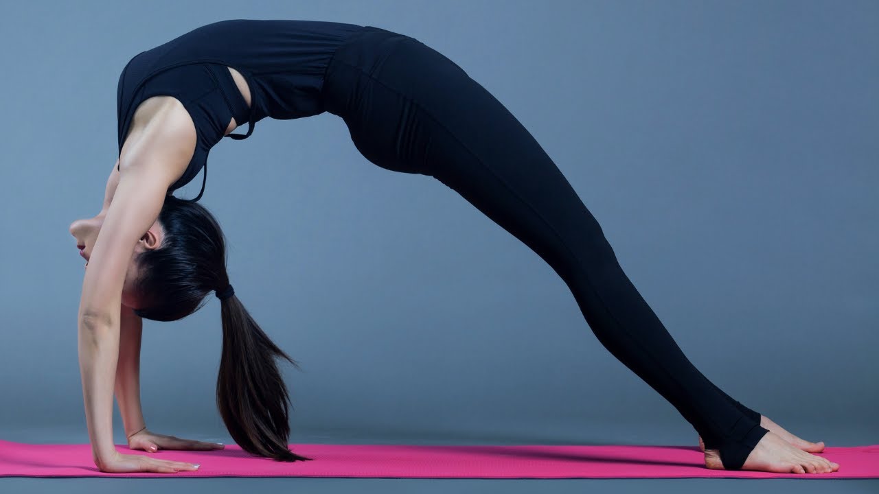 How to Fix Hunch Back Posture in 3 Minutes ! - YouTube