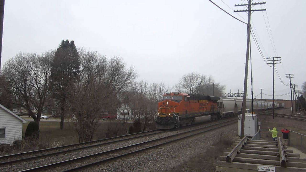BNSF 7389 East Rochelle, IL 3/30/13 - YouTube