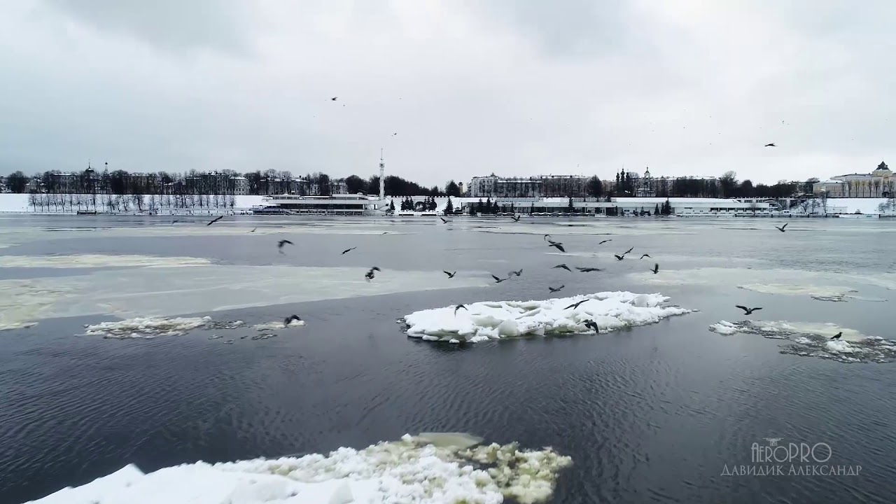 Moment Ice Lard Phenomenon Flows Past Russian City - YouTube