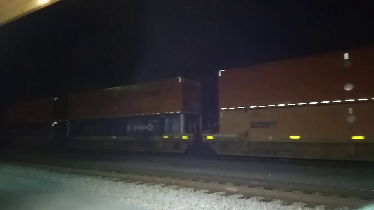 CSX Intermodal Train Q037 heading Northbound With CSXT 961 in the lead @ Monroe 6/11/20. - YouTube