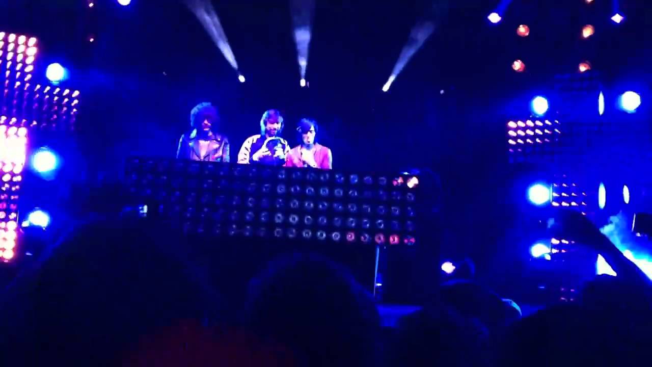 Justice adidas show Marseille 16/03 Civilization (full) - Busy P ...