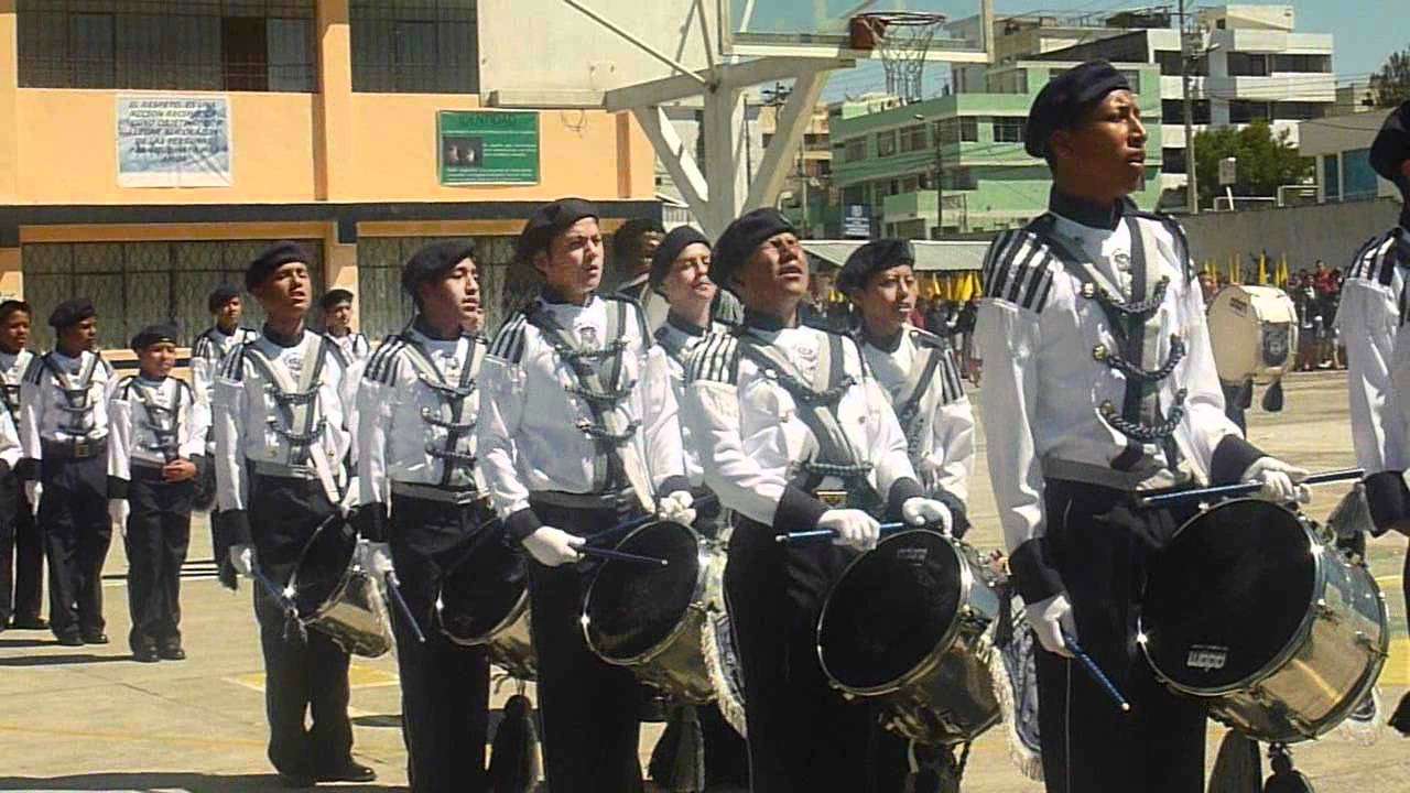 el enamoramiento : fiestas del colegio camilo ponce enriquez