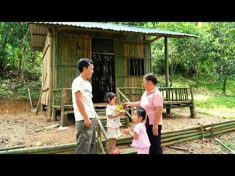 Trieu Luc and little Bao Ngoc welcome their first good friends to their new home.