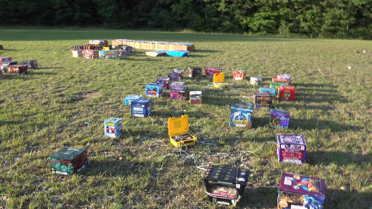 INSANE WHISTLE TO SALUTE ENDING BLOCK PARTY FIREWORKS SHOW - YouTube