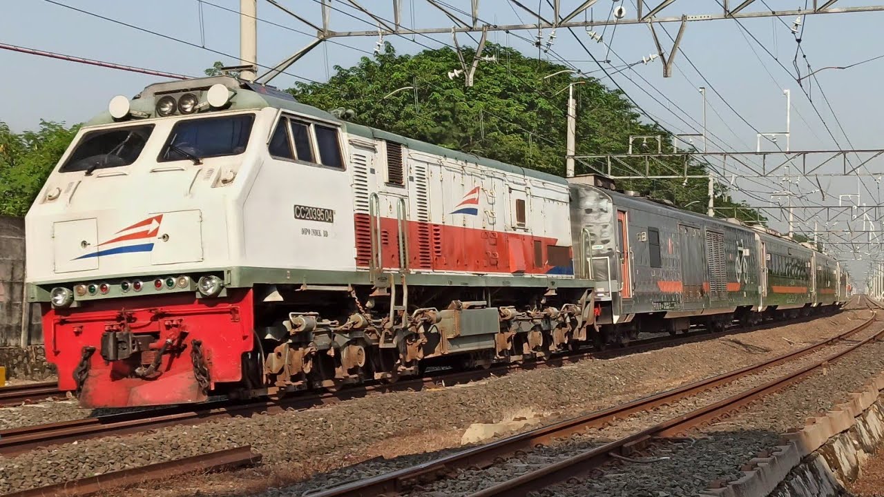 TERPOTONG!!?? INI BARU NAMANYA KLB! KERETA API PENUMPANG DARURAT ...