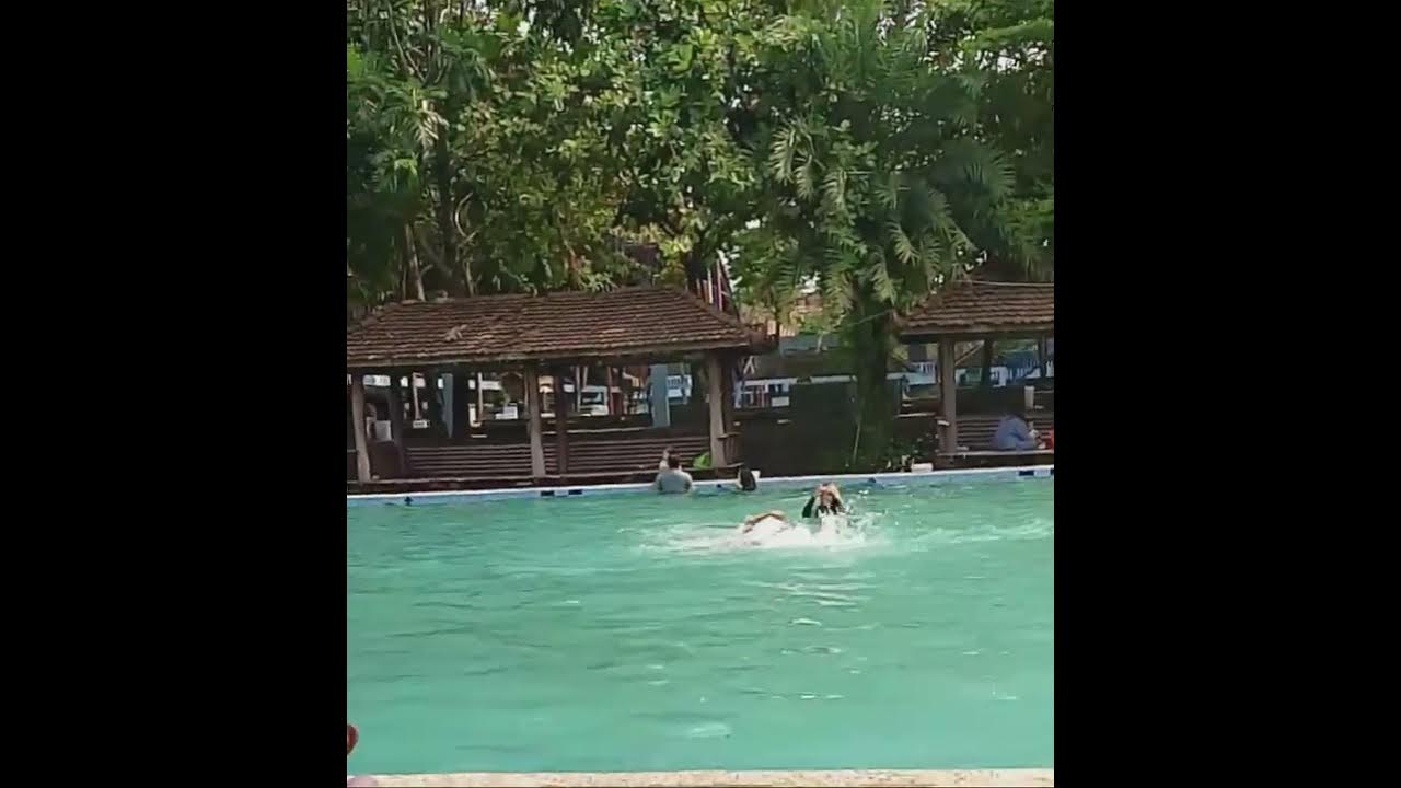 Abi Mumtaz SM umi ny lomba berenang #janganketawain😆🤣 - YouTube