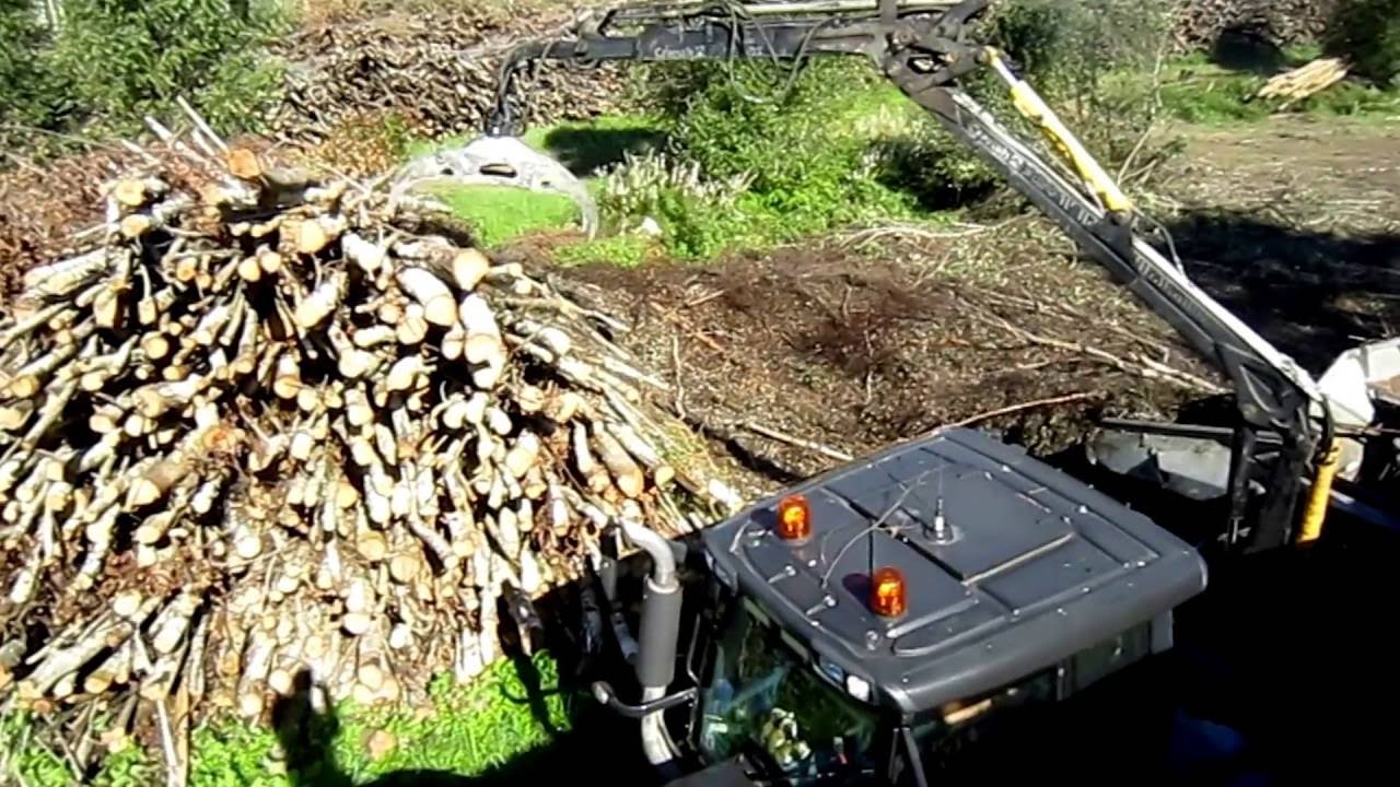 Wood chips manufacturing process. - YouTube