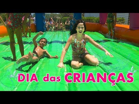 DIA DA DIVERSÃO NA PISCINA - Brincadeira no Dia das Criancas Parque Aquatico - Bela Bagunça