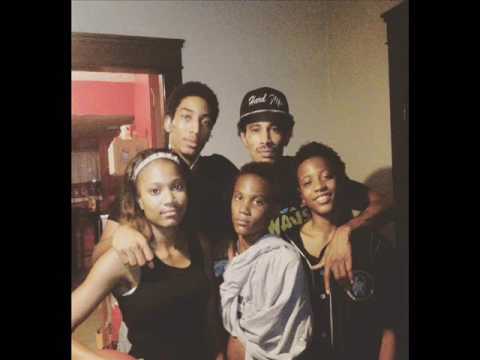 Layzie Bone - Family Is My Everything Feat. Thin C - YouTube