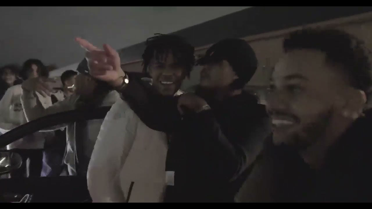 Summrs outside with some awkward fans *RARE FOOTAGE* - YouTube