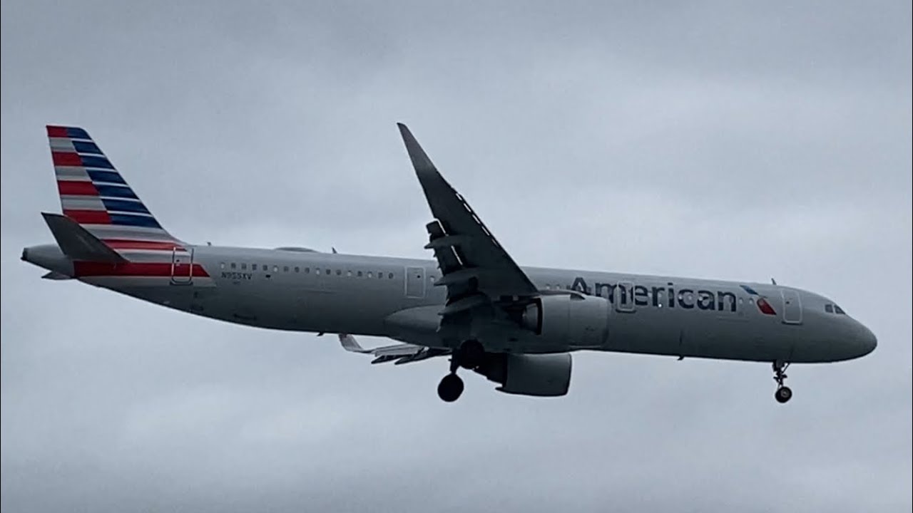 American Airlines A321neo [N955XV] landing at San Diego International ...